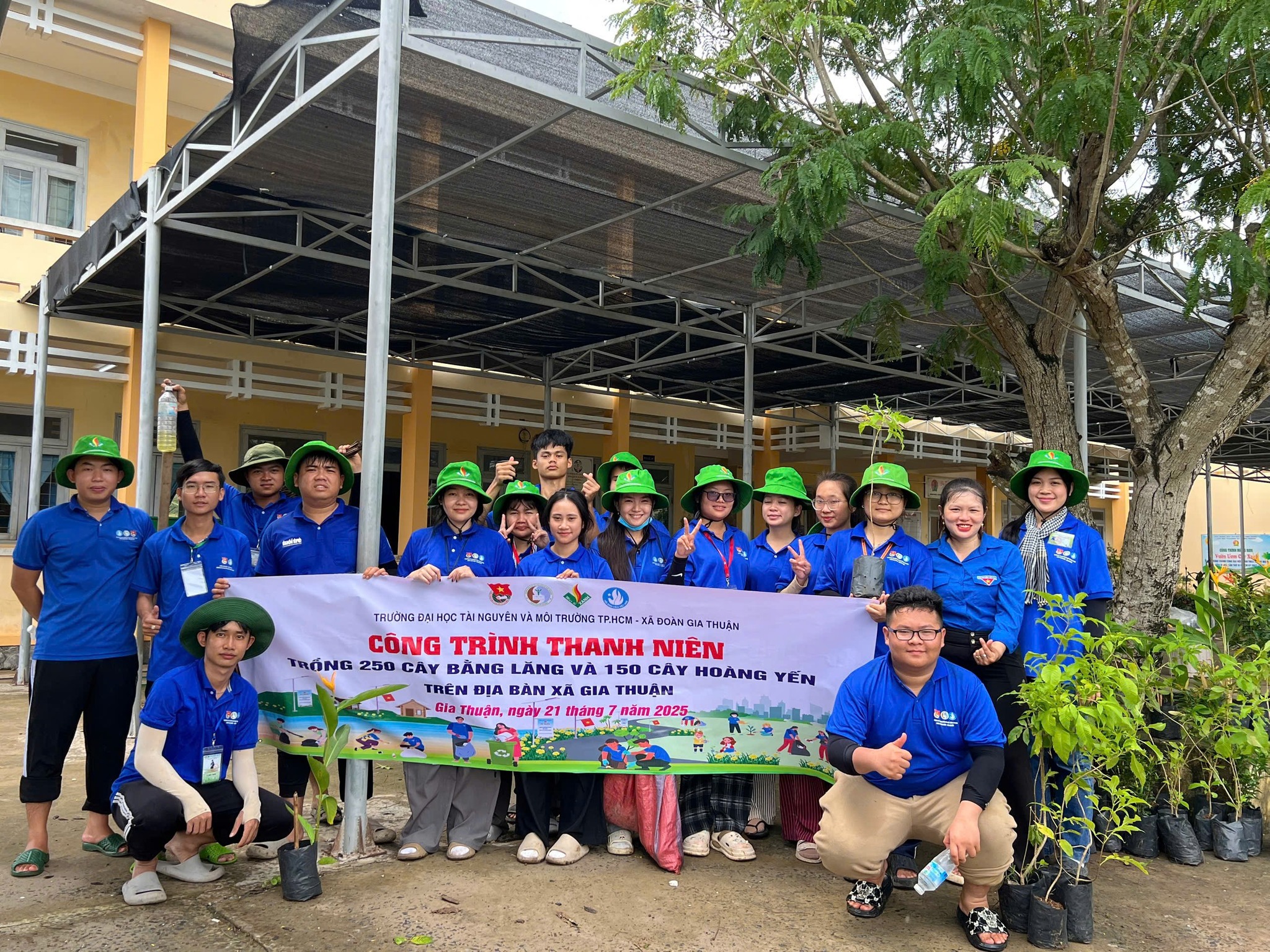 Lễ Hội quân – Tổng kết Chiến dịch Mùa Hè xanh - Trường Đại học Tài nguyên và Môi trường Thành ...